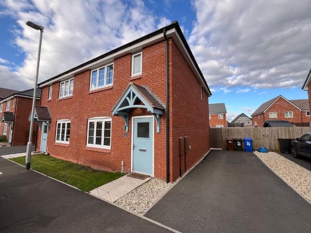 3 bedroom semi detached house to rent