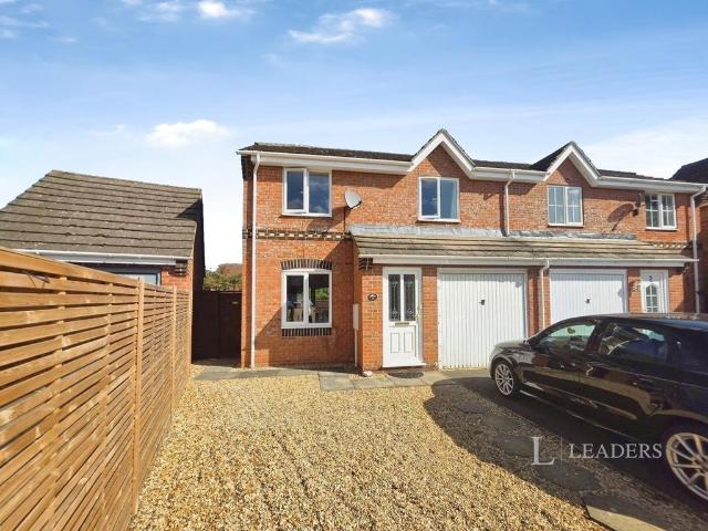 3 bedroom semi detached house to rent
