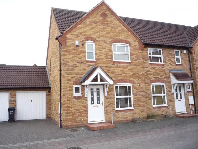 3 bedroom semi detached house to rent