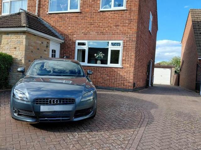3 bedroom semi detached house to rent