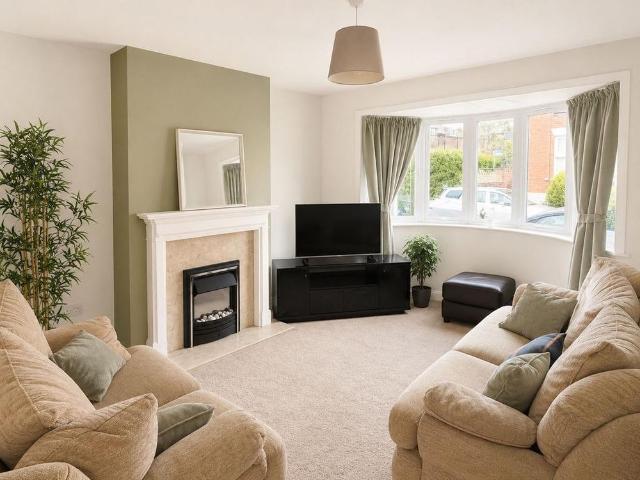 3 bedroom semi detached house to rent