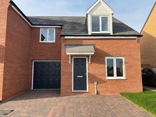 3 bedroom semi detached house to rent