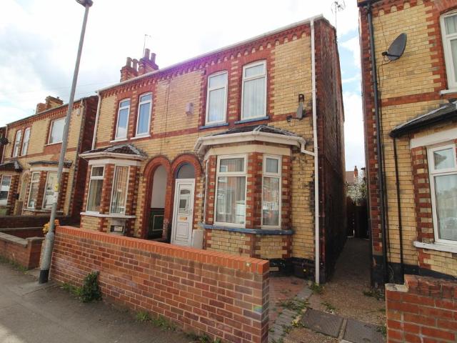 3 bedroom semi detached house to rent