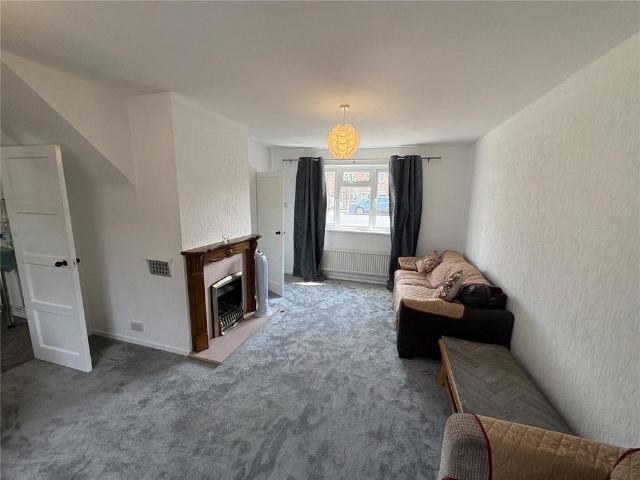 3 bedroom semi detached house to rent