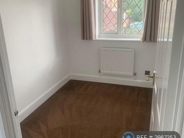 3 bedroom semi detached house to rent