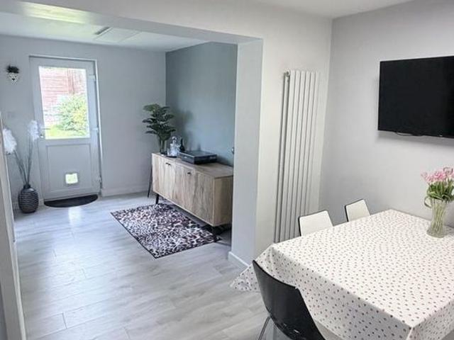 3 bedroom semi detached house to rent