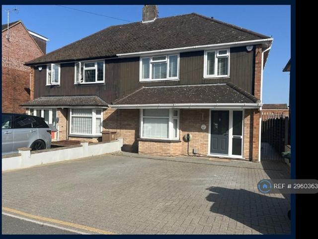 3 bedroom semi detached house to rent