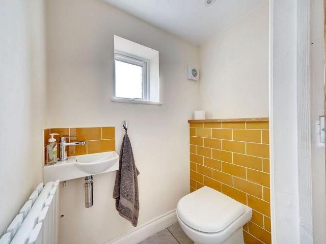 3 bedroom semi detached house to rent