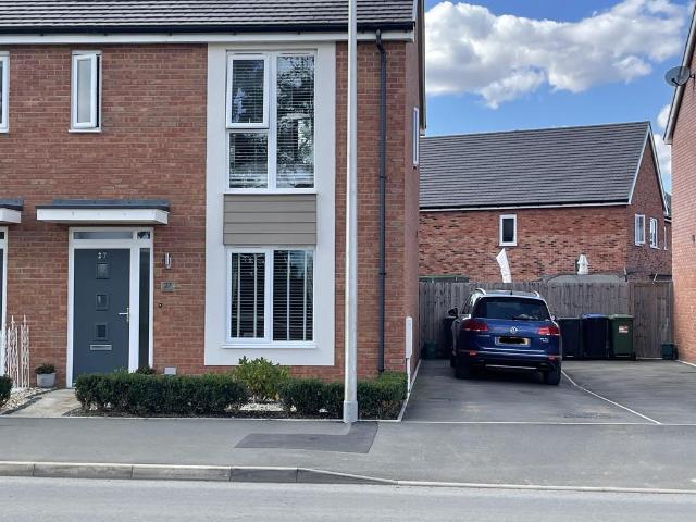 3 bedroom semi detached house to rent