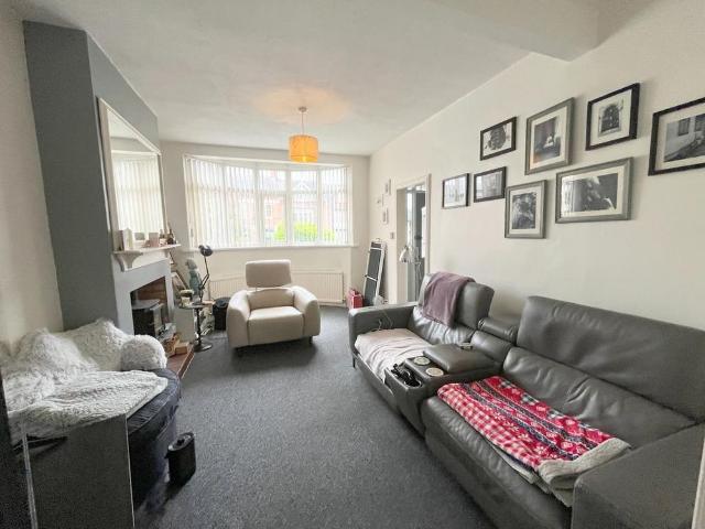3 bedroom semi detached house to rent