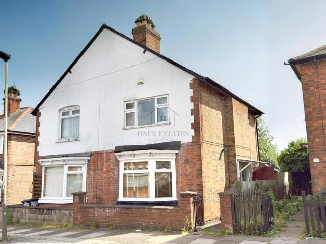 3 bedroom semi detached house to rent