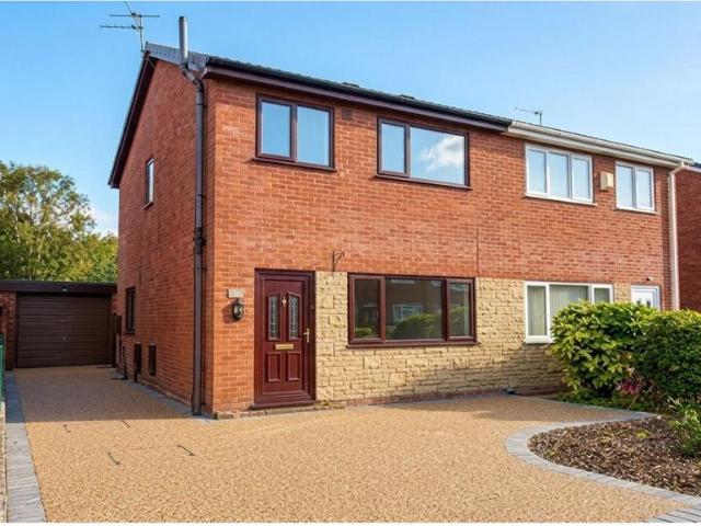 3 bedroom semi detached house to rent