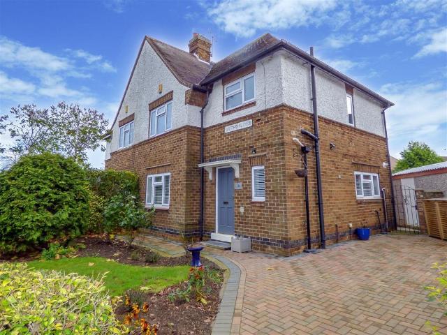 3 bedroom semi detached house to rent
