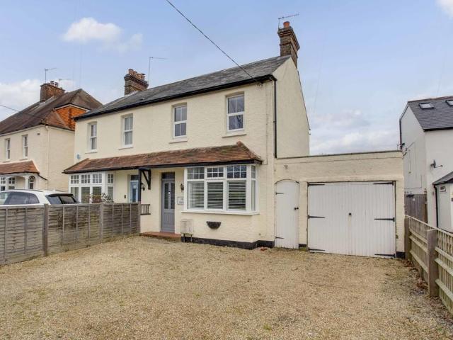 3 bedroom semi detached house to rent