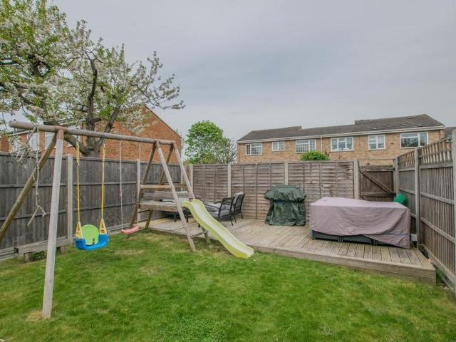 3 bedroom semi detached house to rent