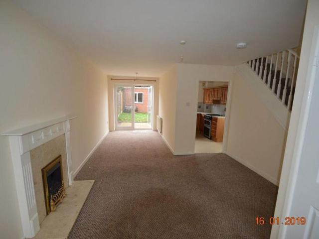 3 bedroom semi detached house to rent