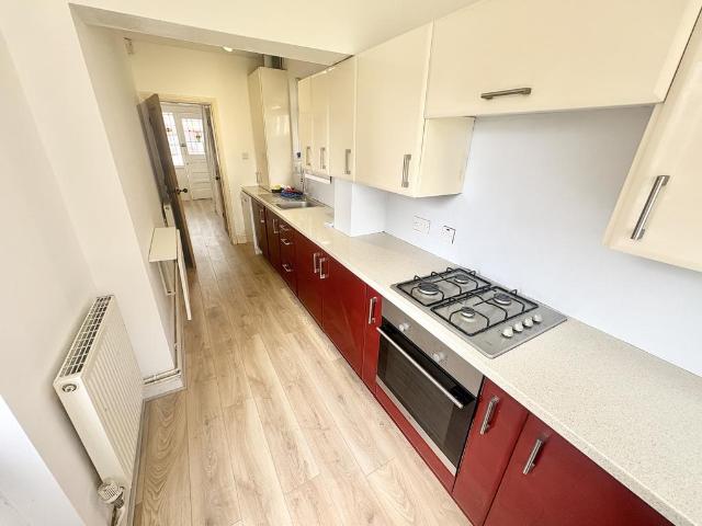 3 bedroom semi detached house to rent
