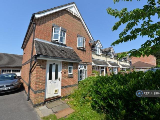 3 bedroom semi detached house to rent