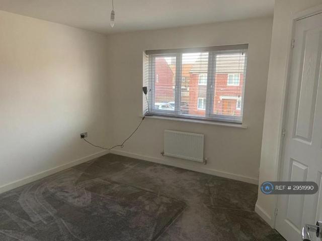 3 bedroom semi detached house to rent
