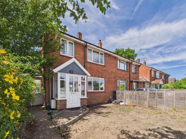 3 bedroom semi detached house to rent