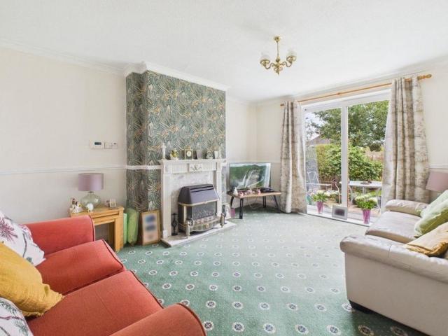 3 bedroom Semi detached house to rent