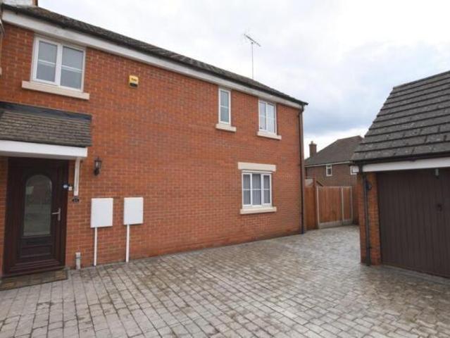 3 bedroom semi detached house to rent