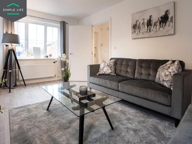 3 bedroom semi detached house to rent