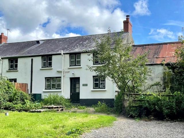 3 bedroom semi detached house to rent