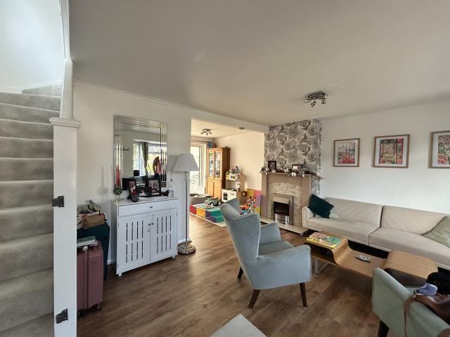 3 bedroom semi detached house to rent