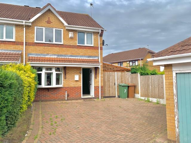 3 bedroom semi detached house to rent