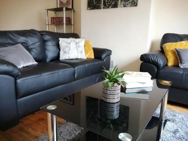 3 bedroom semi detached house to rent