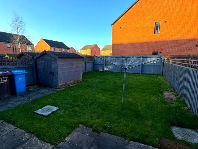 3 bedroom semi detached house to rent