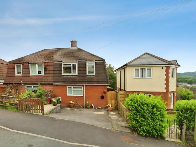 3 bedroom semi detached house to rent