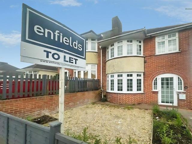 3 bedroom semi detached house to rent