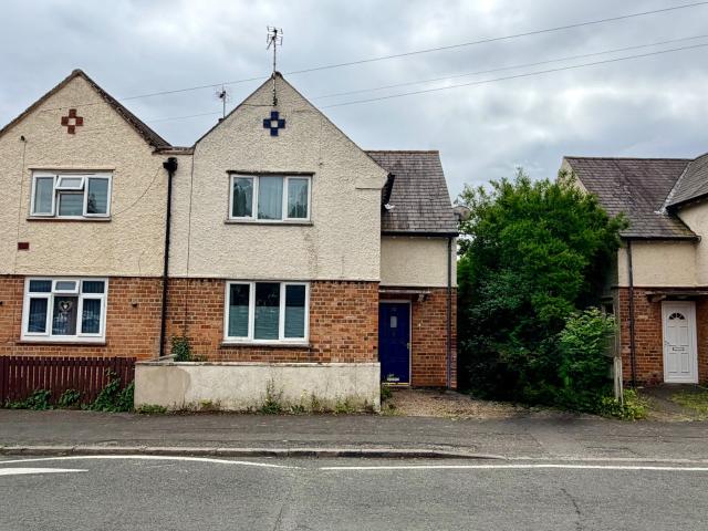 3 bedroom semi detached house to rent