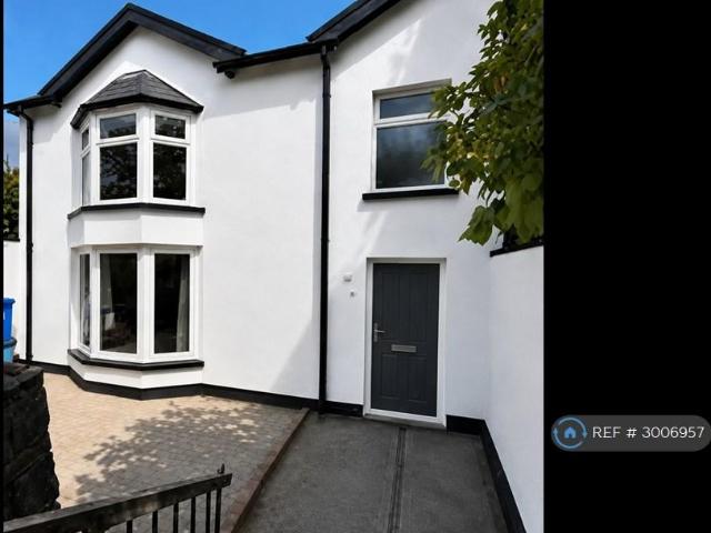 3 bedroom semi detached house to rent