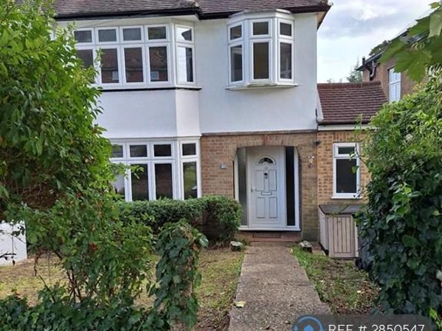 3 bedroom semi detached house to rent