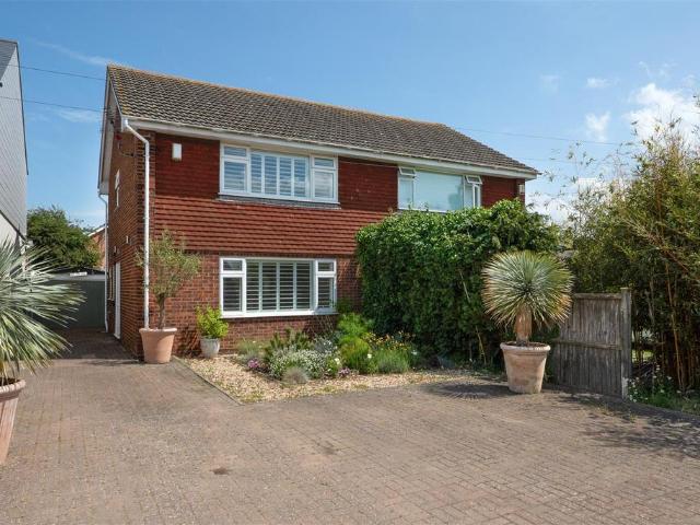 3 bedroom semi detached house to rent