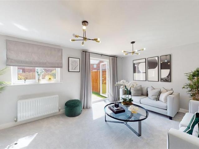 3 bedroom semi detached house to rent