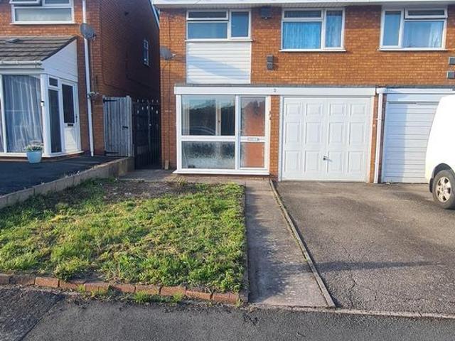 3 bedroom semi detached house to rent