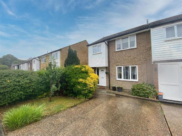 3 bedroom semi detached house to rent