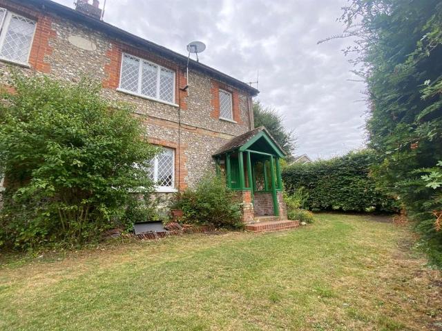 3 bedroom semi detached house to rent