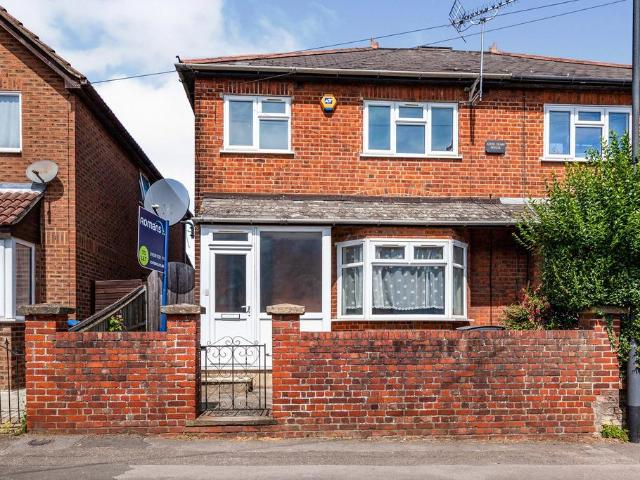 3 bedroom semi detached house to rent