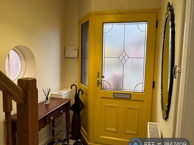 3 bedroom semi detached house to rent