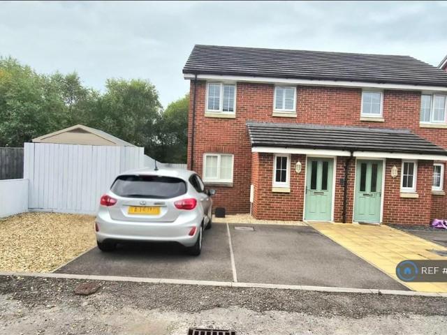 3 bedroom semi detached house to rent