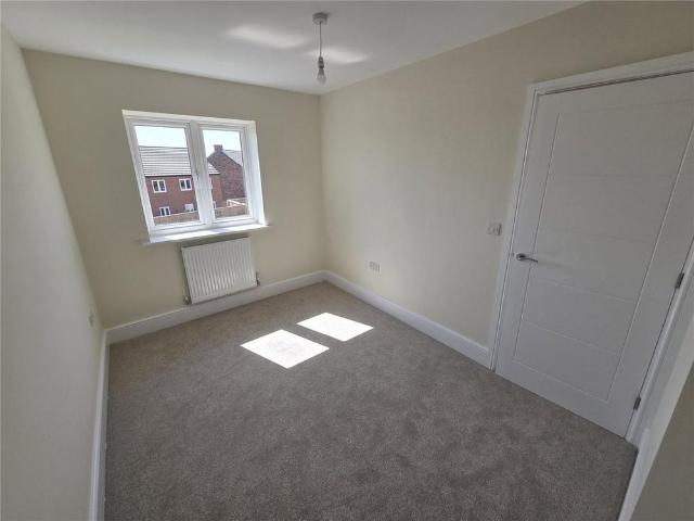3 bedroom semi detached house to rent