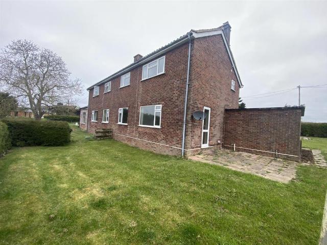 3 bedroom semi detached house to rent