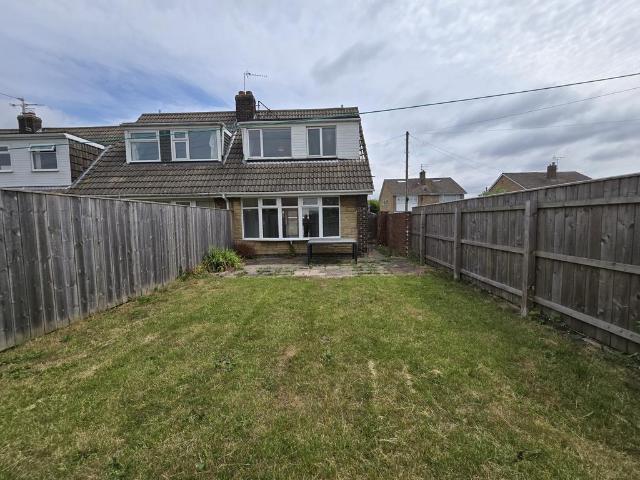 3 bedroom semi detached house to rent