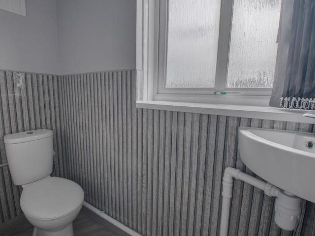 3 bedroom semi detached house to rent