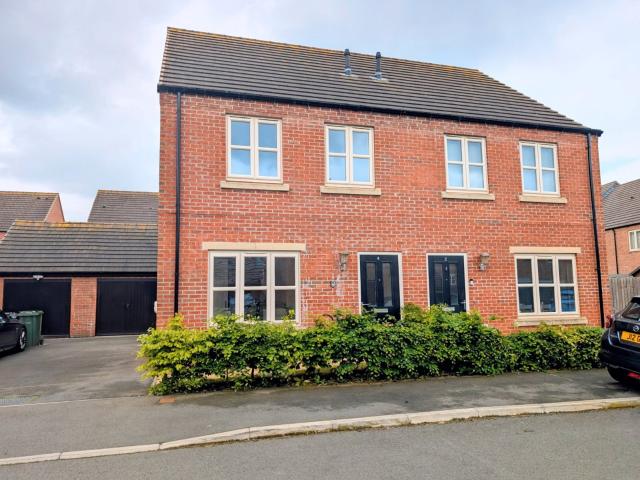 3 bedroom semi detached house to rent